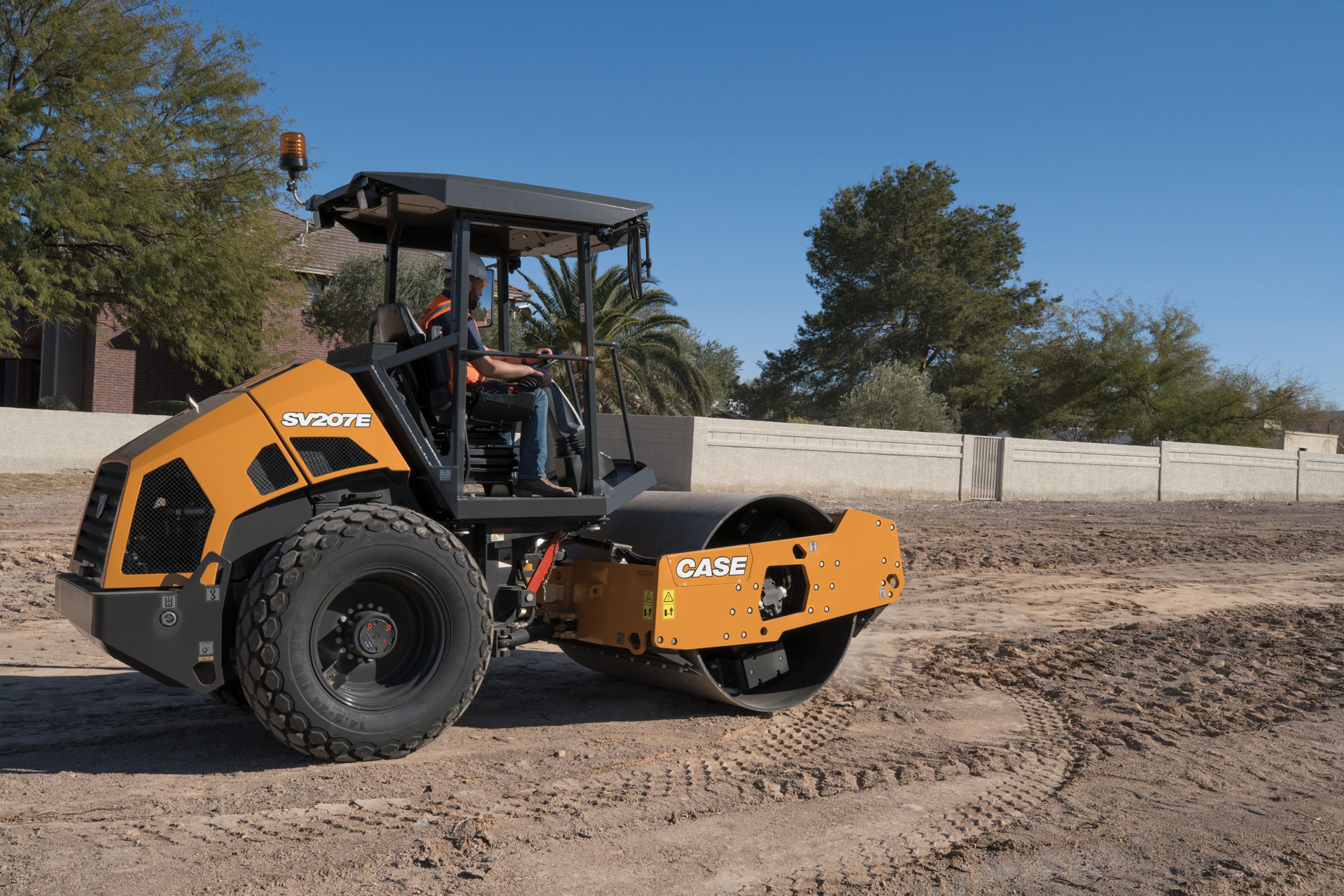 CASE unveils the new E Series single drum vibratory soil compactors ...