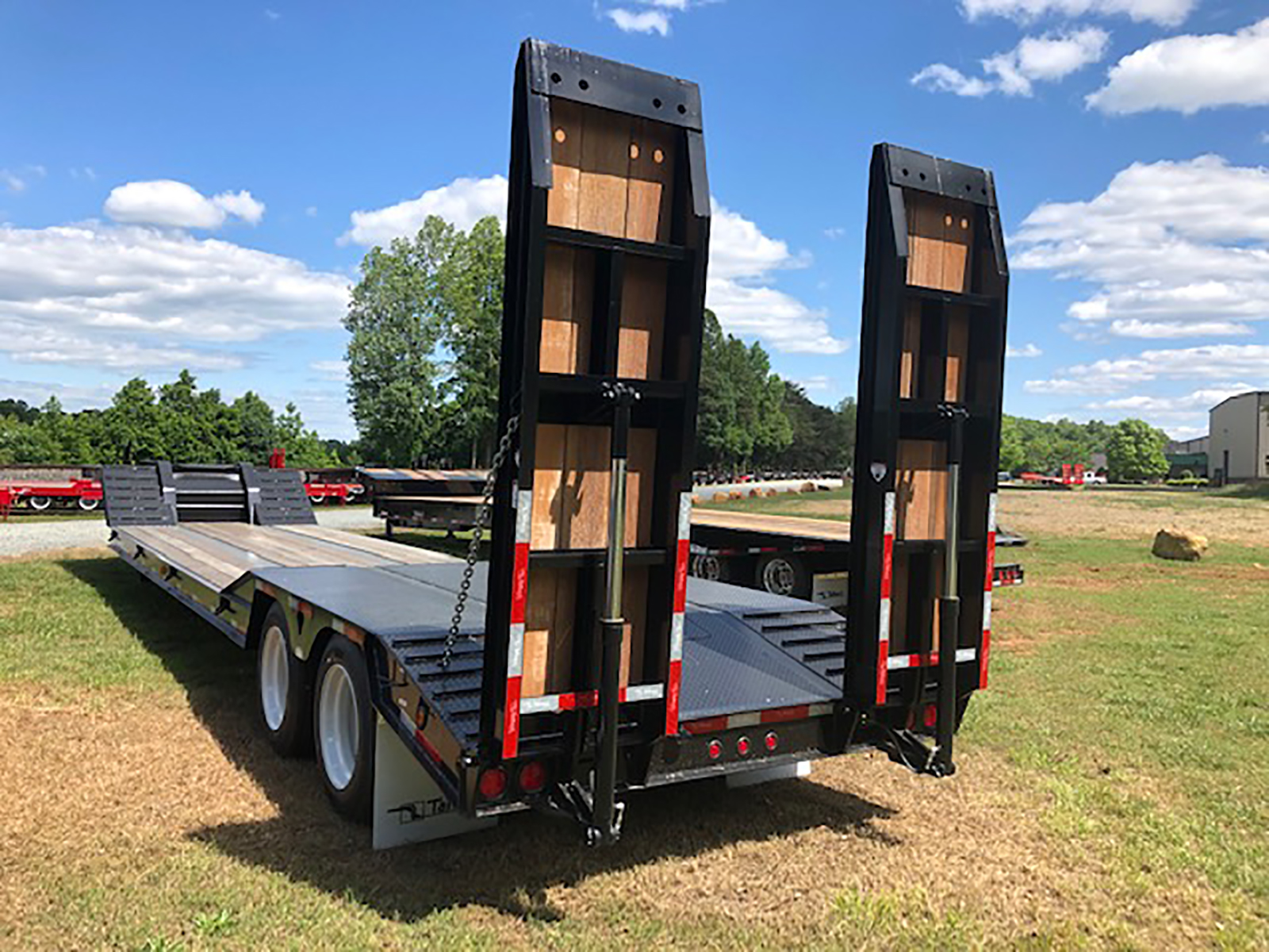 Talbert Manufacturing introduces its new 35-ton fixed neck trailer ...