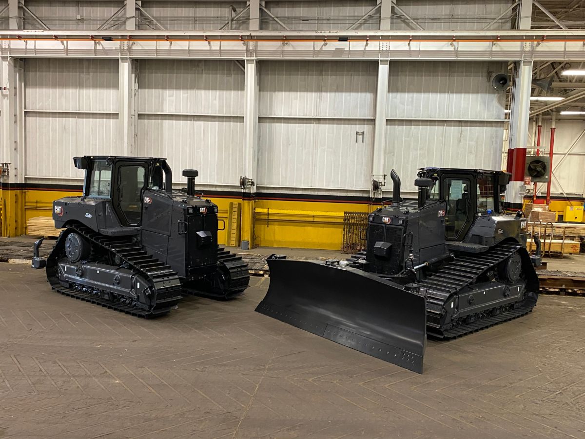 Caterpillar Celebrates the Production of the 175,000 Machines in Over ...