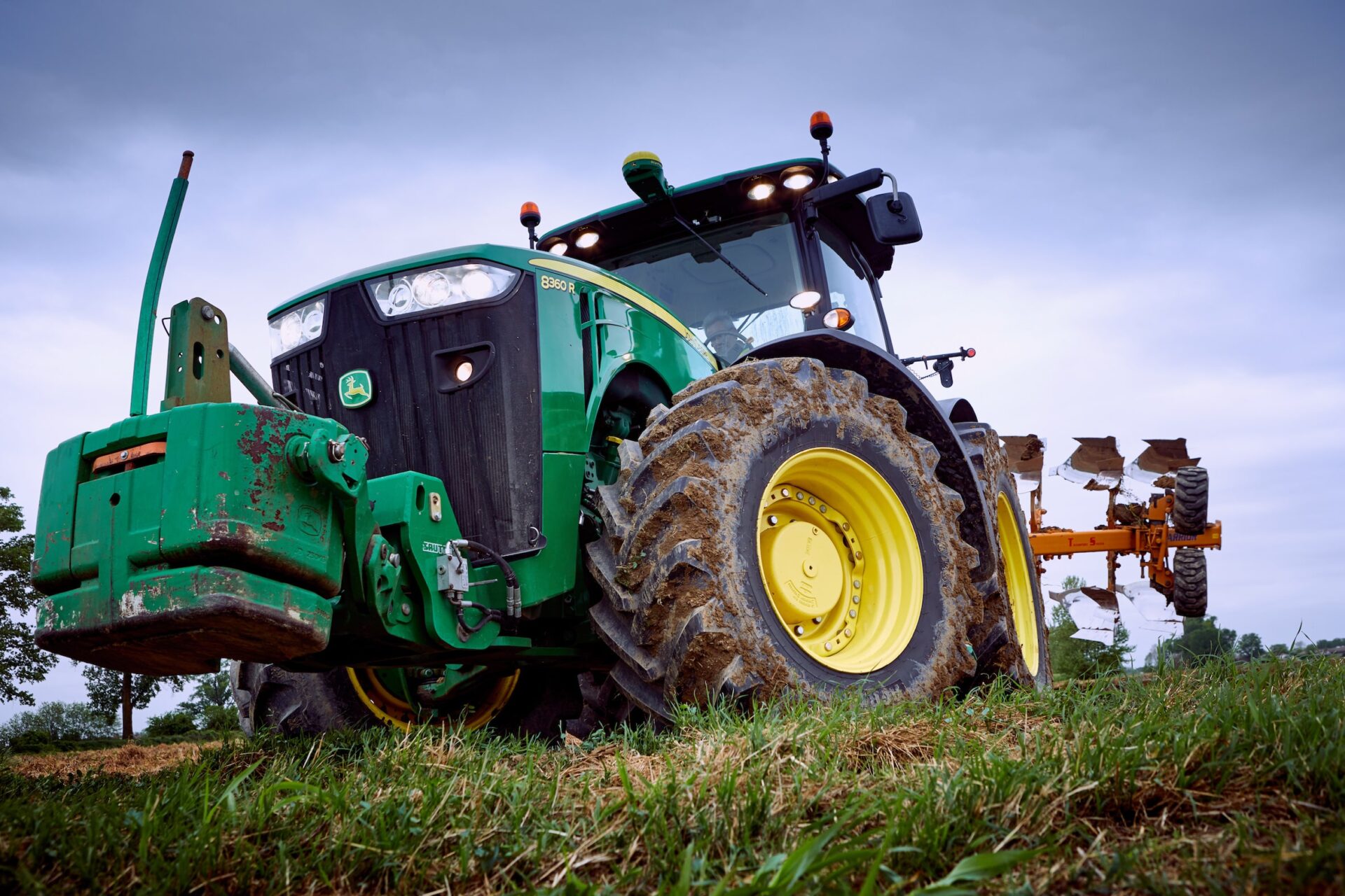 [Video] First-Hand Experience of Angelo Caligari With BKT Tires Agrimax ...