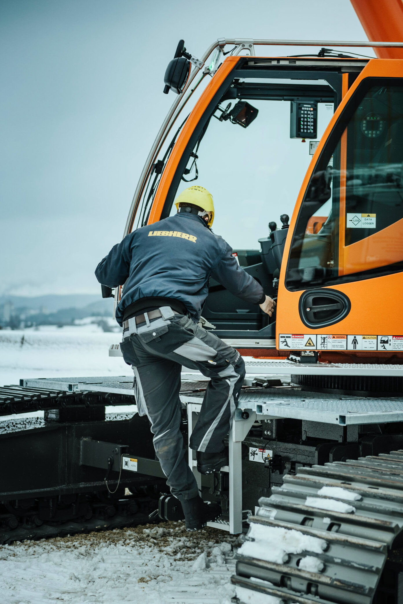 Liebherr Extends Its Portfolio With LTR 1040 Telescopic Crawler Crane ...