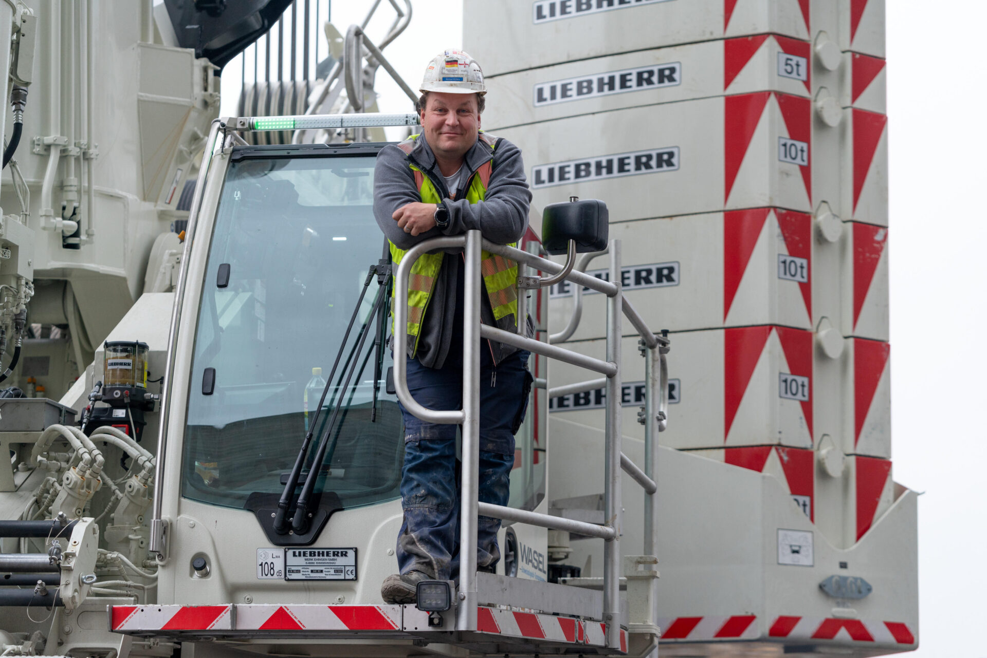 Liebherr Crane Working to Hoist Explosives at 140 Mt for Chimney ...
