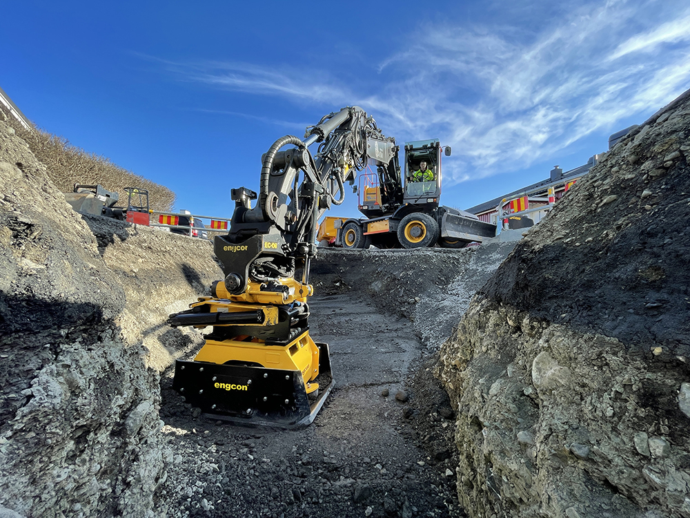 Engcon Launches New Excavator's Compactor Plate | The HeavyQuip Magazine