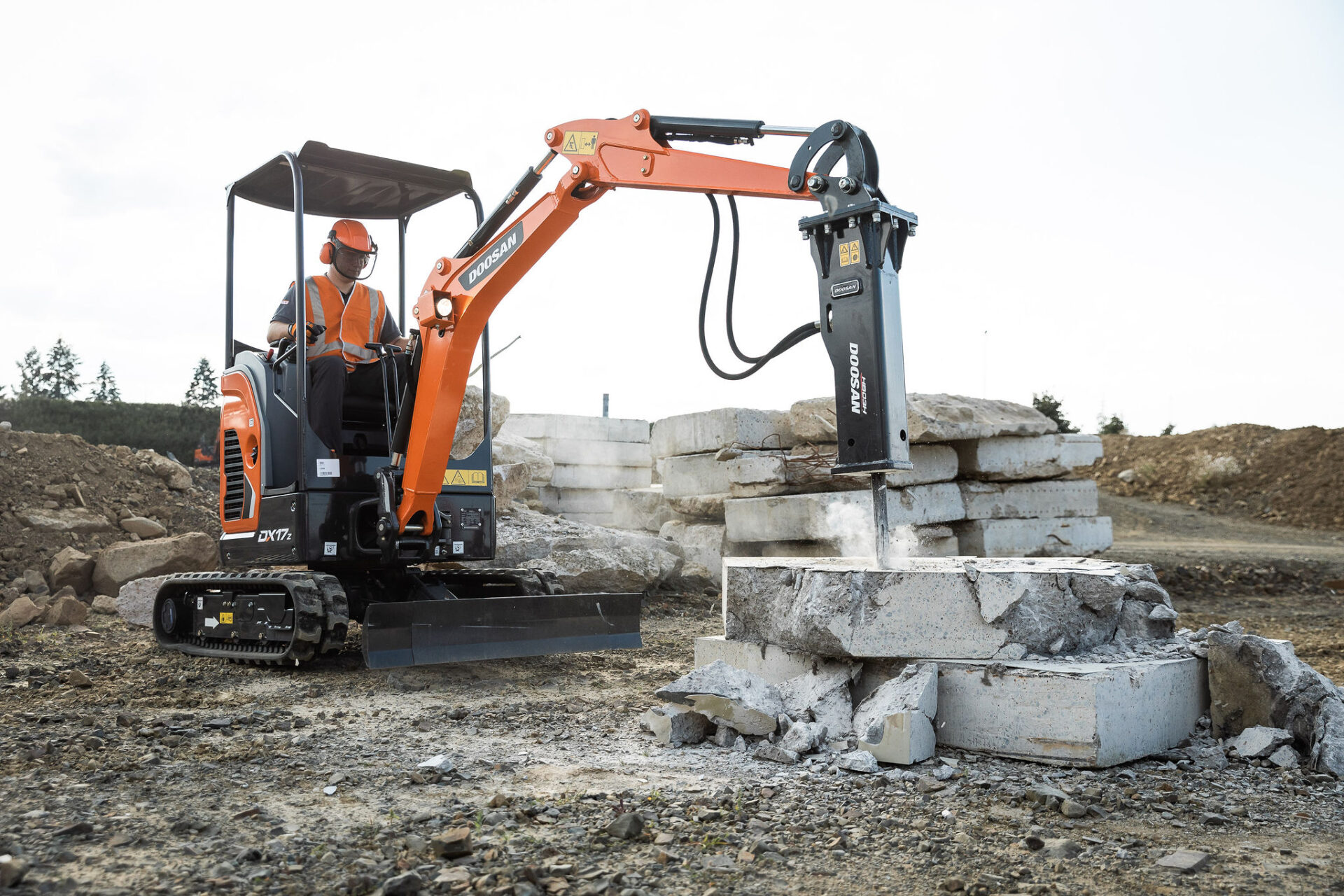 Five Doosan DX17Z Mini-Excavators at Work to Help Ukraine ...