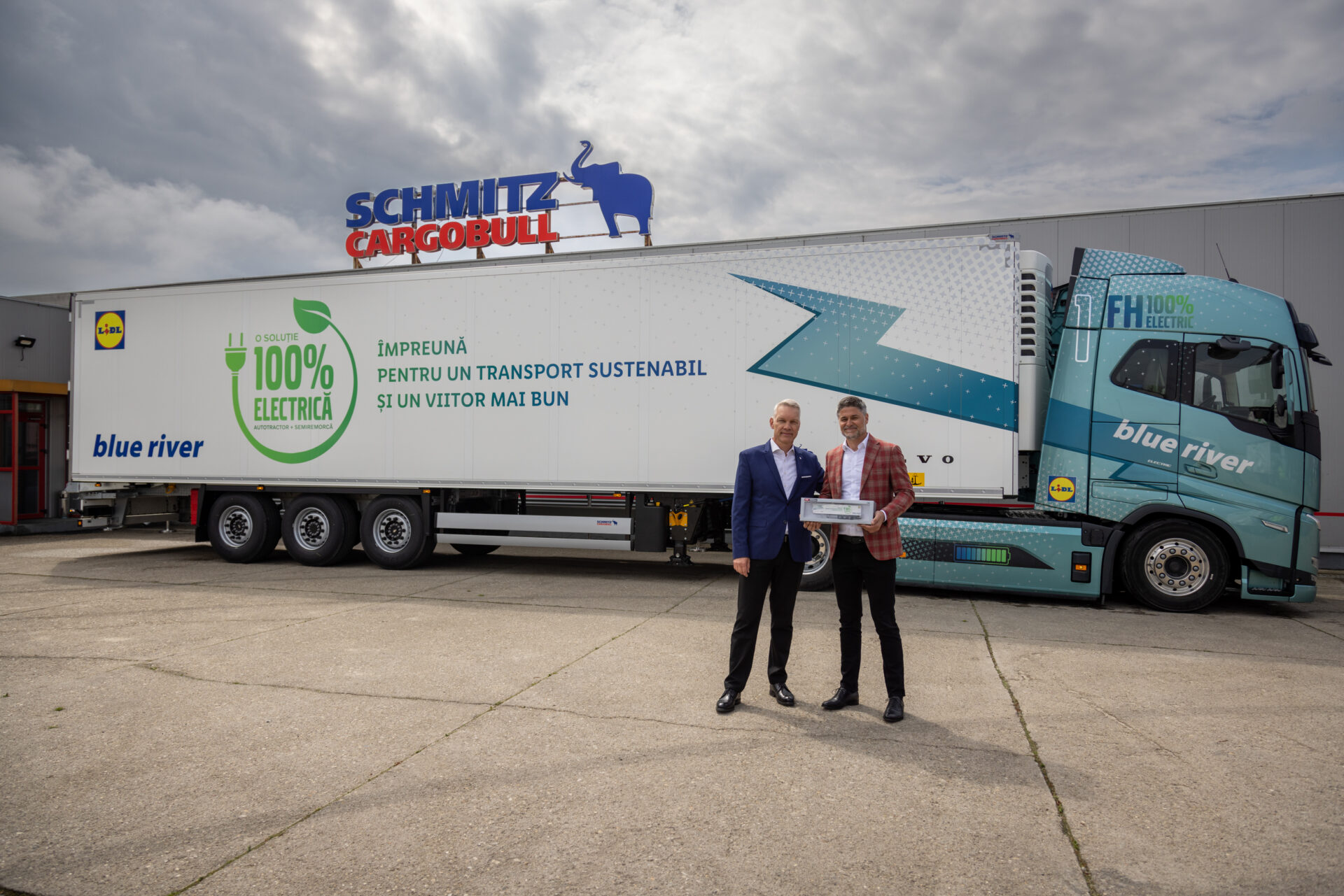 Schmitz Cargobull Delivers Fully Electric S.KOe COOL Semi-Trailer to ...