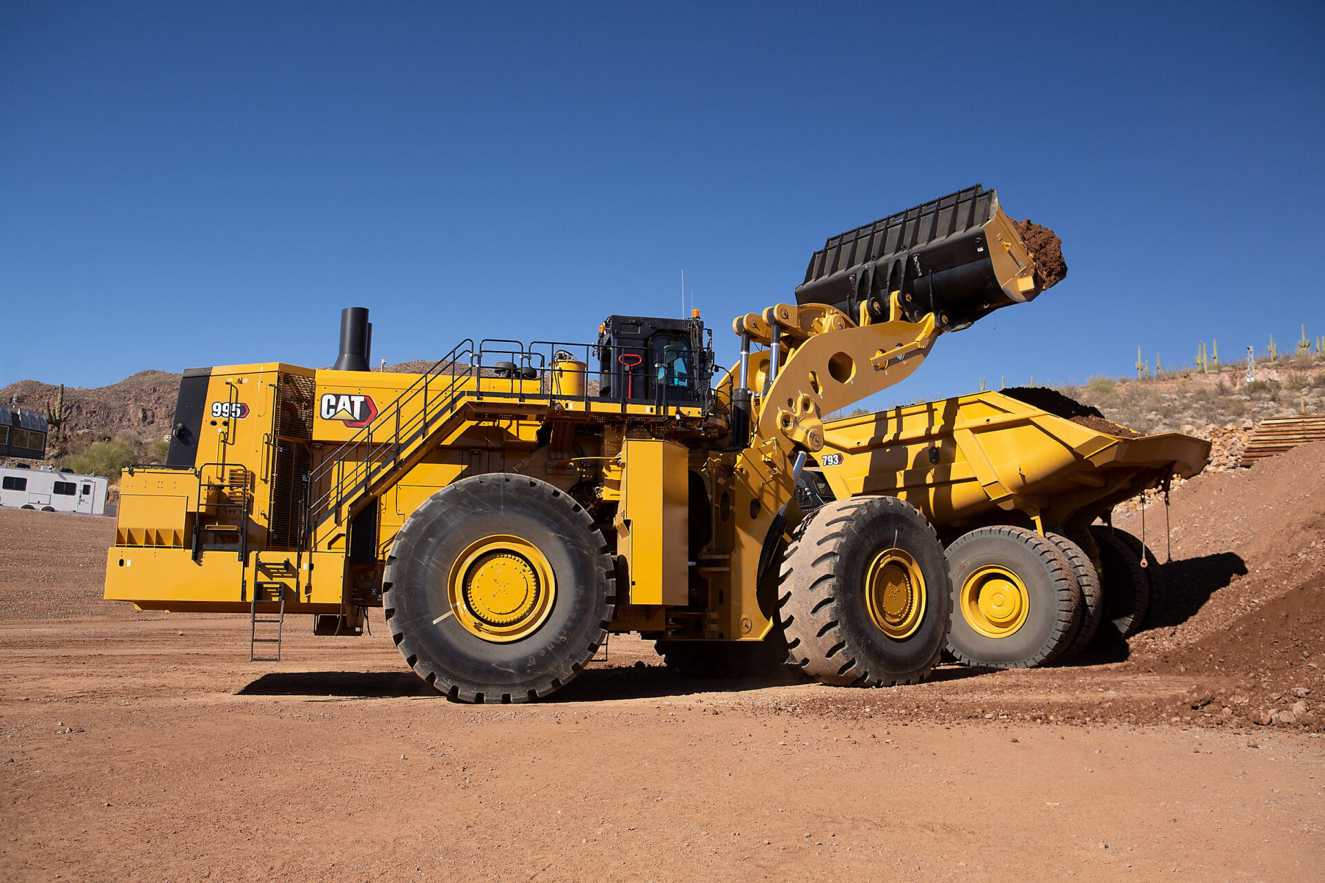 More Payload and Performance for the New Cat 995 Wheel Loader | The ...