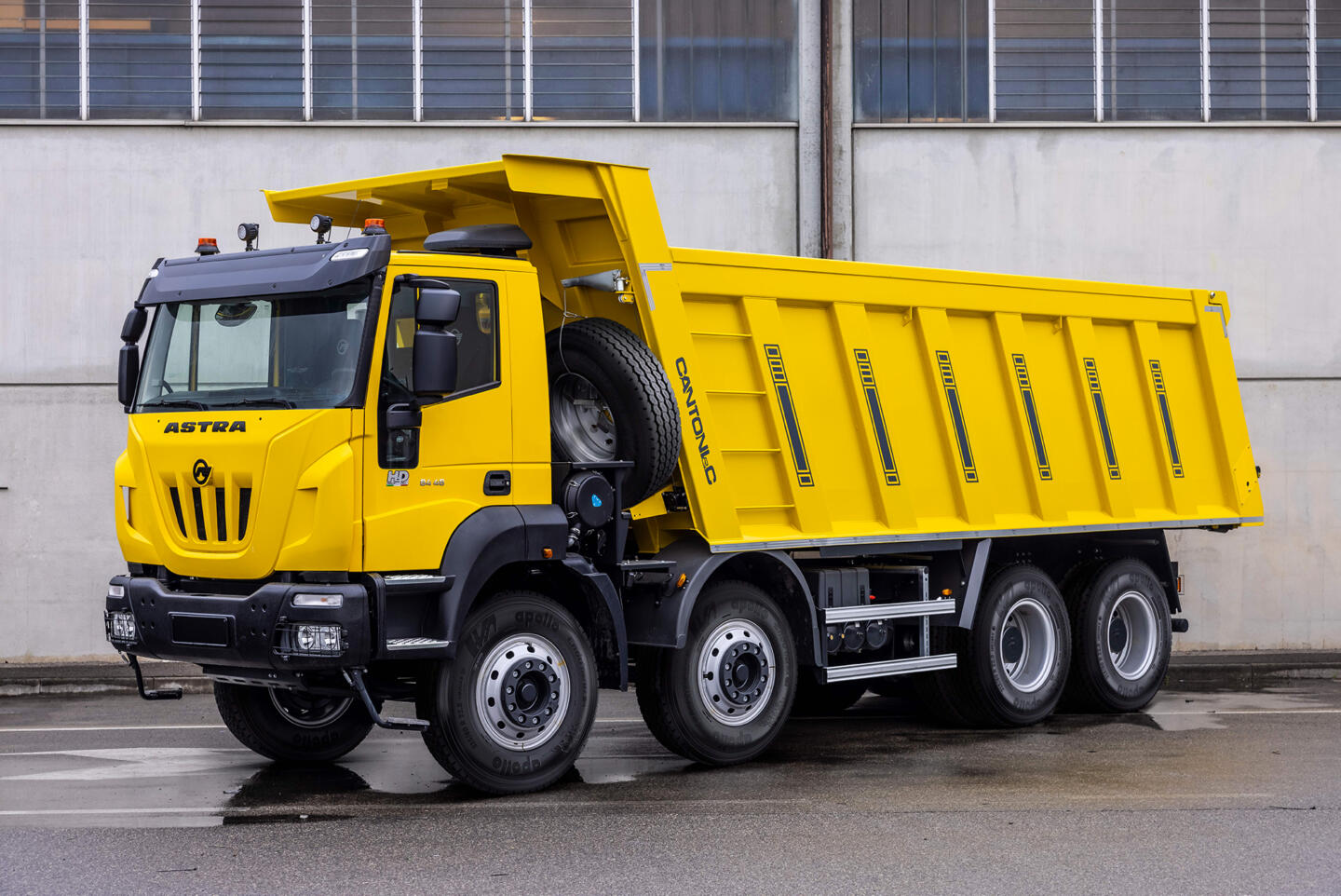 Astra Heavy-Duty Trucks Will Be Equipped With Apollo EnduTrax Tyres ...