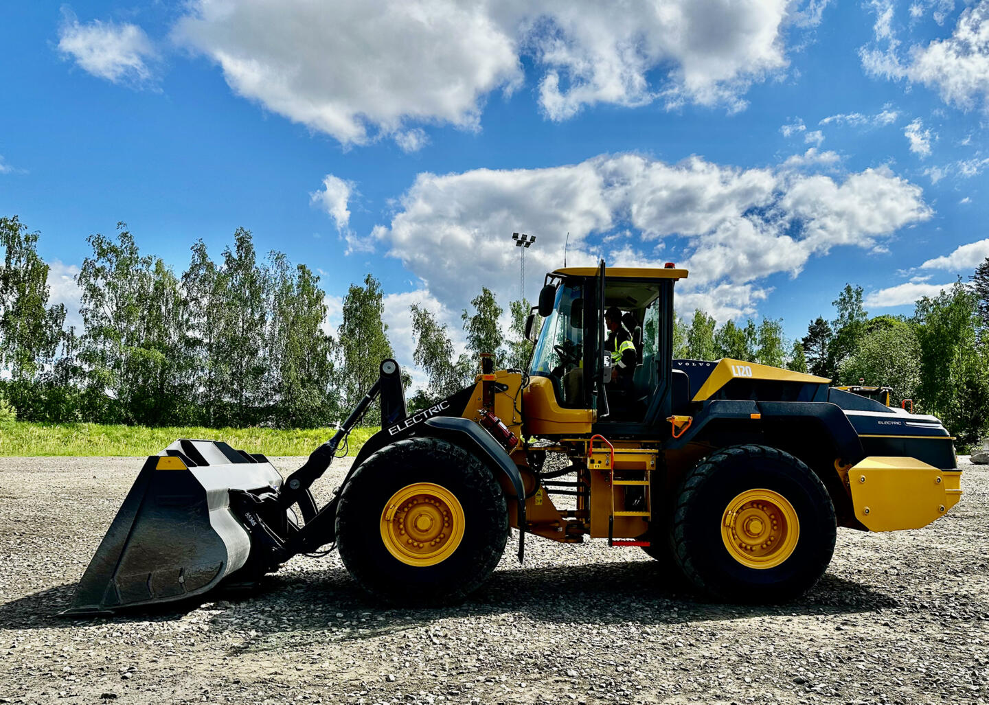 How Volvo CE Is Leading the Electric Transformation in Heavy Equipment ...