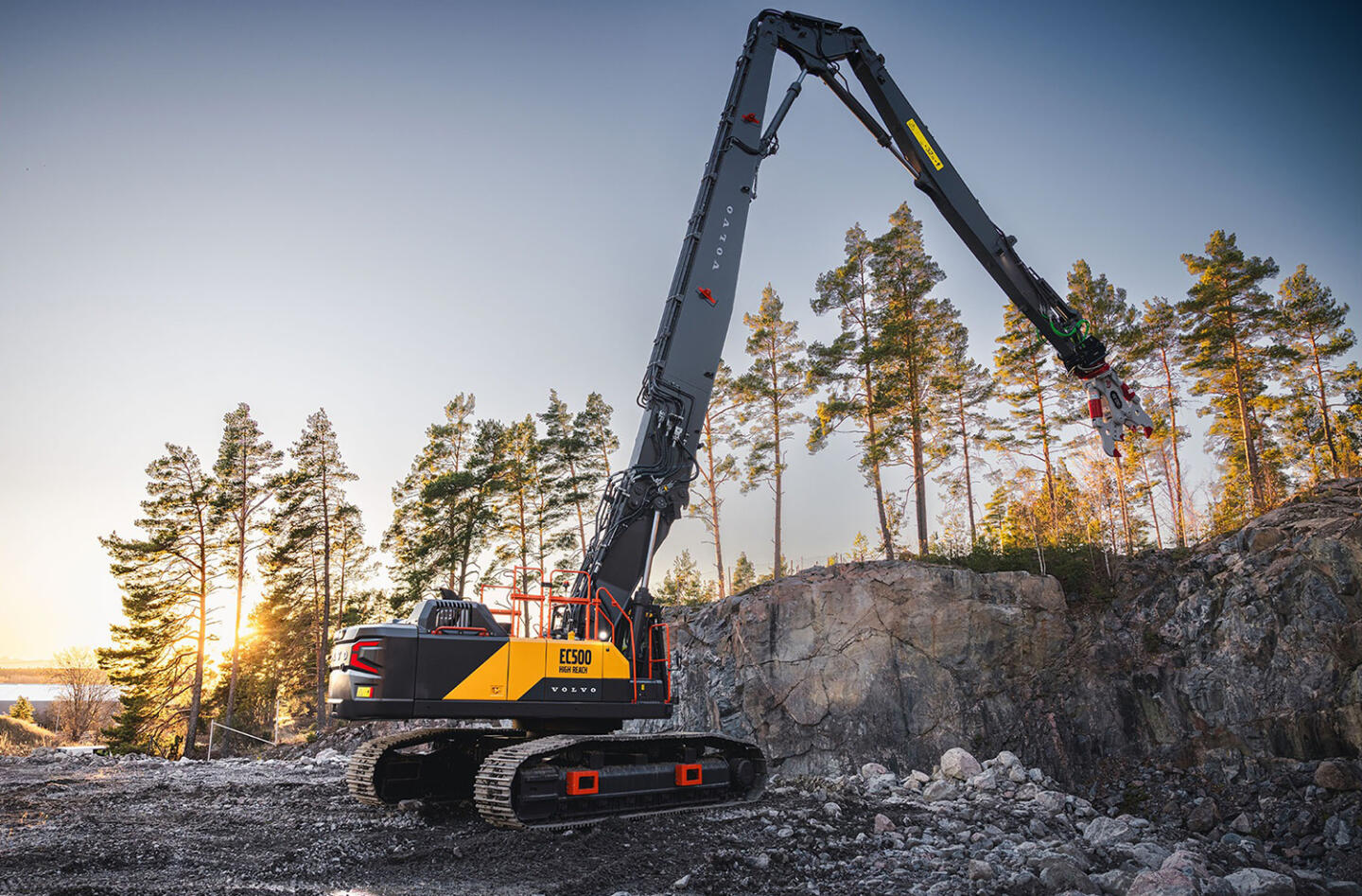 Volvo CE Introduces the New EC400 and EC500 High Reach Excavators ...