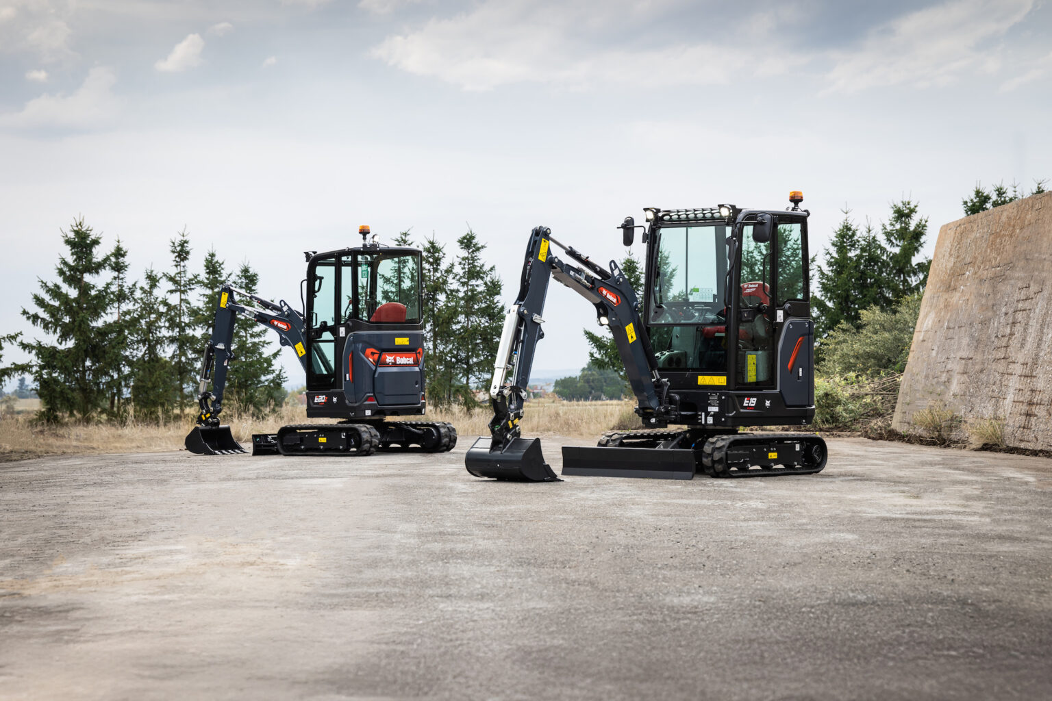 Limited Edition Bobcat R2-Series 1–2 Tonne Mini Excavators | The ...